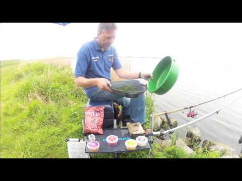 Hoe bereid je Ringer Baits lokvoer ? - YouTube