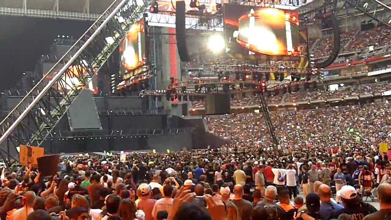 Wrestlemania 26 Opening Video / Pyro Display - YouTube