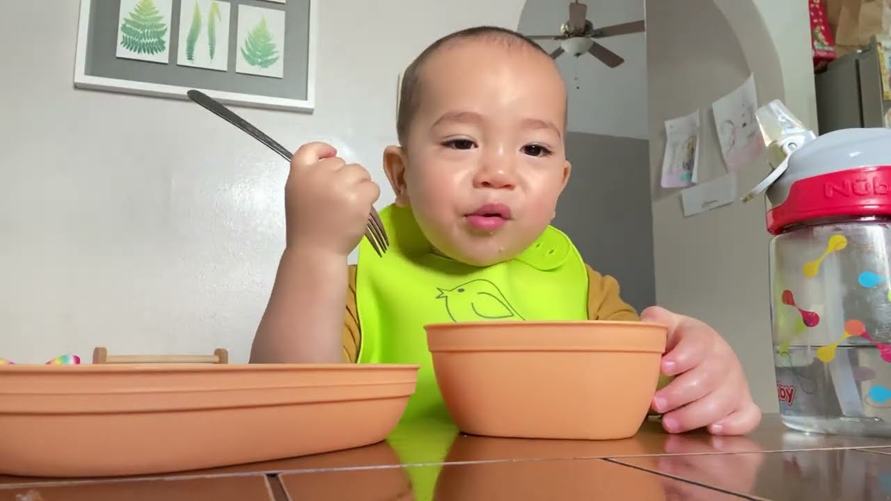 Baby dropping Spoon - YouTube