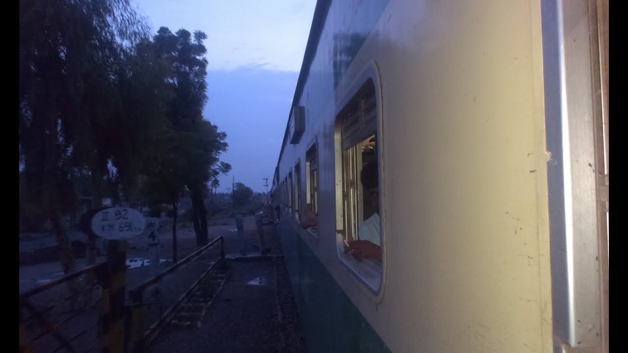 ROHRI JUNCTION Lovely Whistle || 8221 with 33up departure || 20 May ...