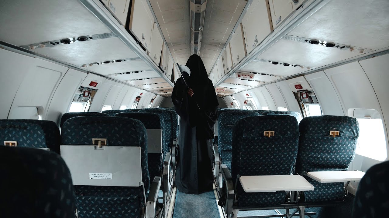 FLIGHT 999 (official short film) - YouTube