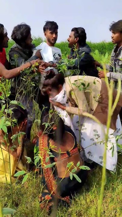 khet mein♥️ladki pakdi gai ♥️#viralvideo - YouTube