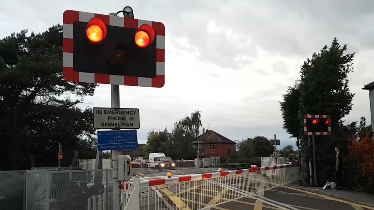 Rare Crossing at Sandwich Woodnesborough Road Level Crossing, Kent ...