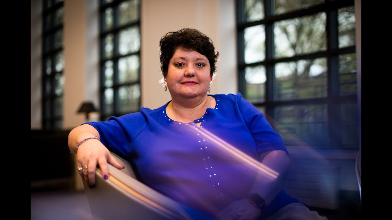 25 Years Later, Lexington Woman Earns Degree "For Her Girls" - YouTube