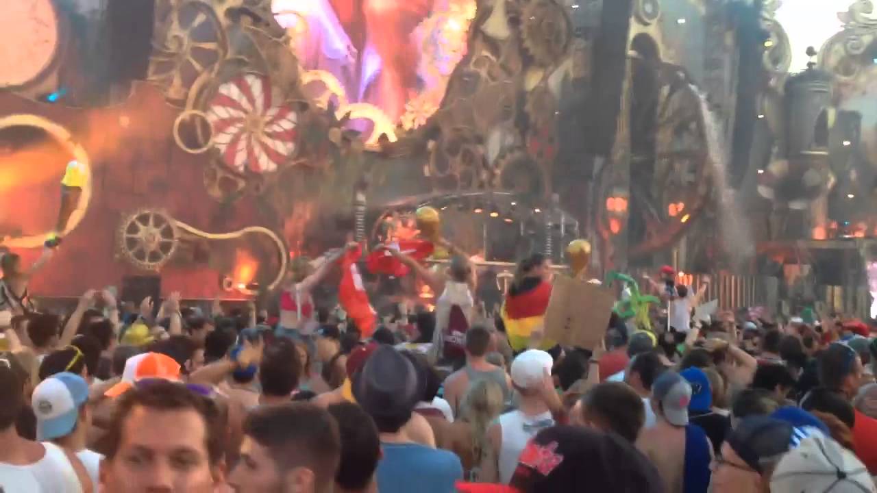 Martin Solveig Hey Now - munted guy at tomorrowland - YouTube