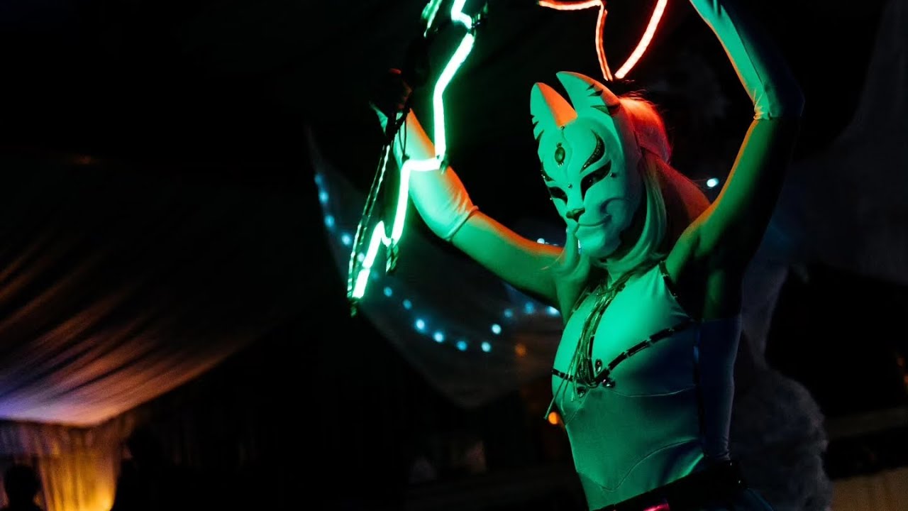 Neon Show-Performance by T(e)=Art experimental freak theater - YouTube