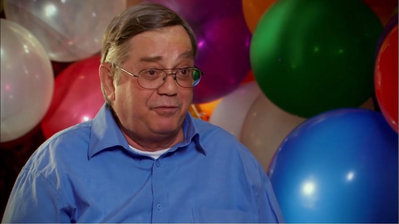 Man is IN LOVE With BALLOONS I My Strange Addiction - YouTube