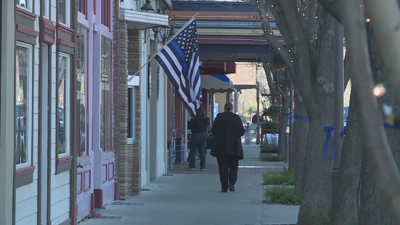 Newman Police Officer Procession - YouTube