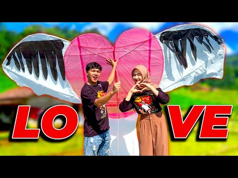 TERBANGKAN LAYANGAN LOVE 3 METER BARENG MBAK PUTRI !!!