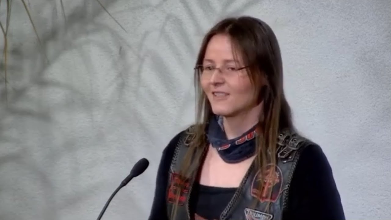 David in der Dunkelkammer (Theresa Thierfelder, 26.01.2025) - YouTube