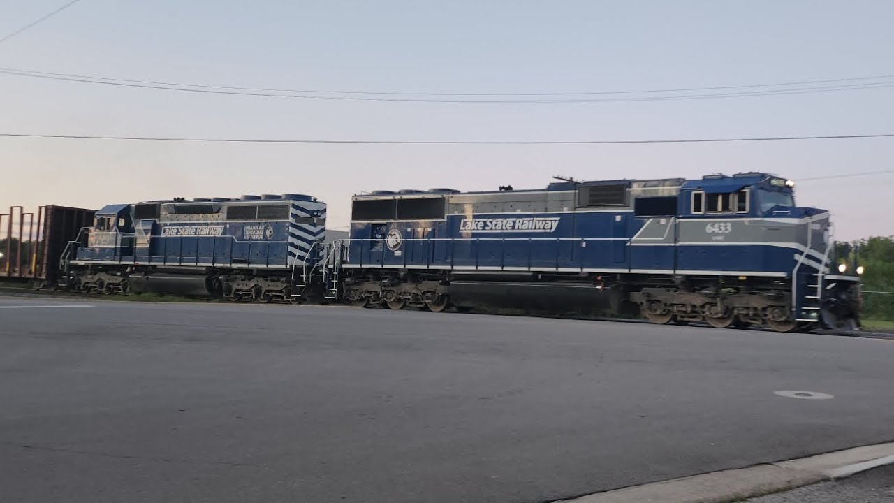 LSRC 6433 & LSRC 6301 Southbound Dixie Hwy. Bridgeport - YouTube