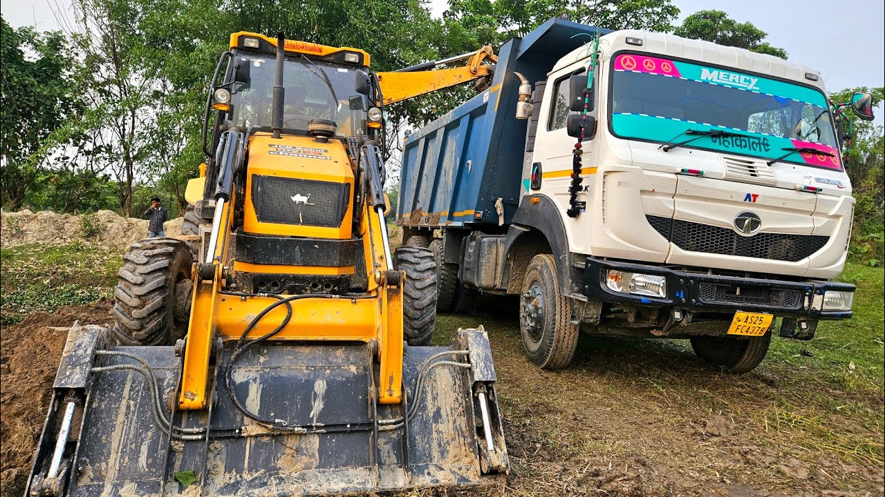 Bull 4wd SD super smart backhoe loader Dumper loading |Bull Dumper loading || - YouTube