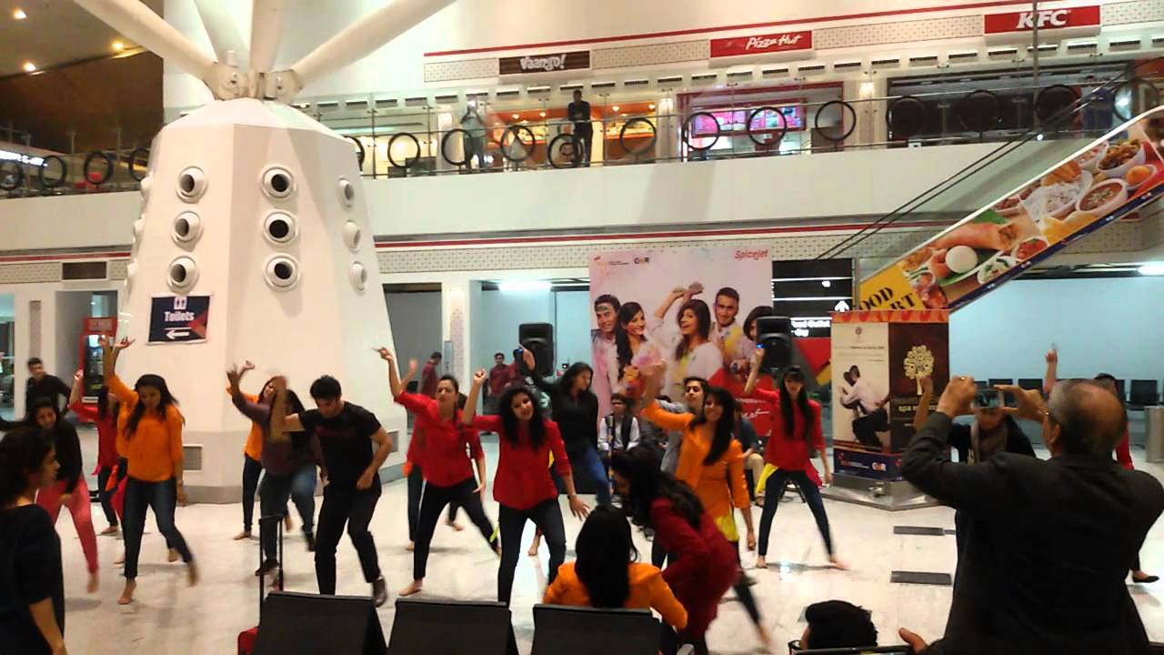 SpiceJet Holi Celebration 2015 Flash mob practice - YouTube