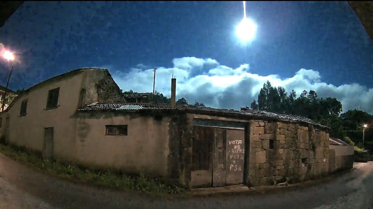 Amazing meteor in Portugal, that turned night into day!!My Doorbell ...