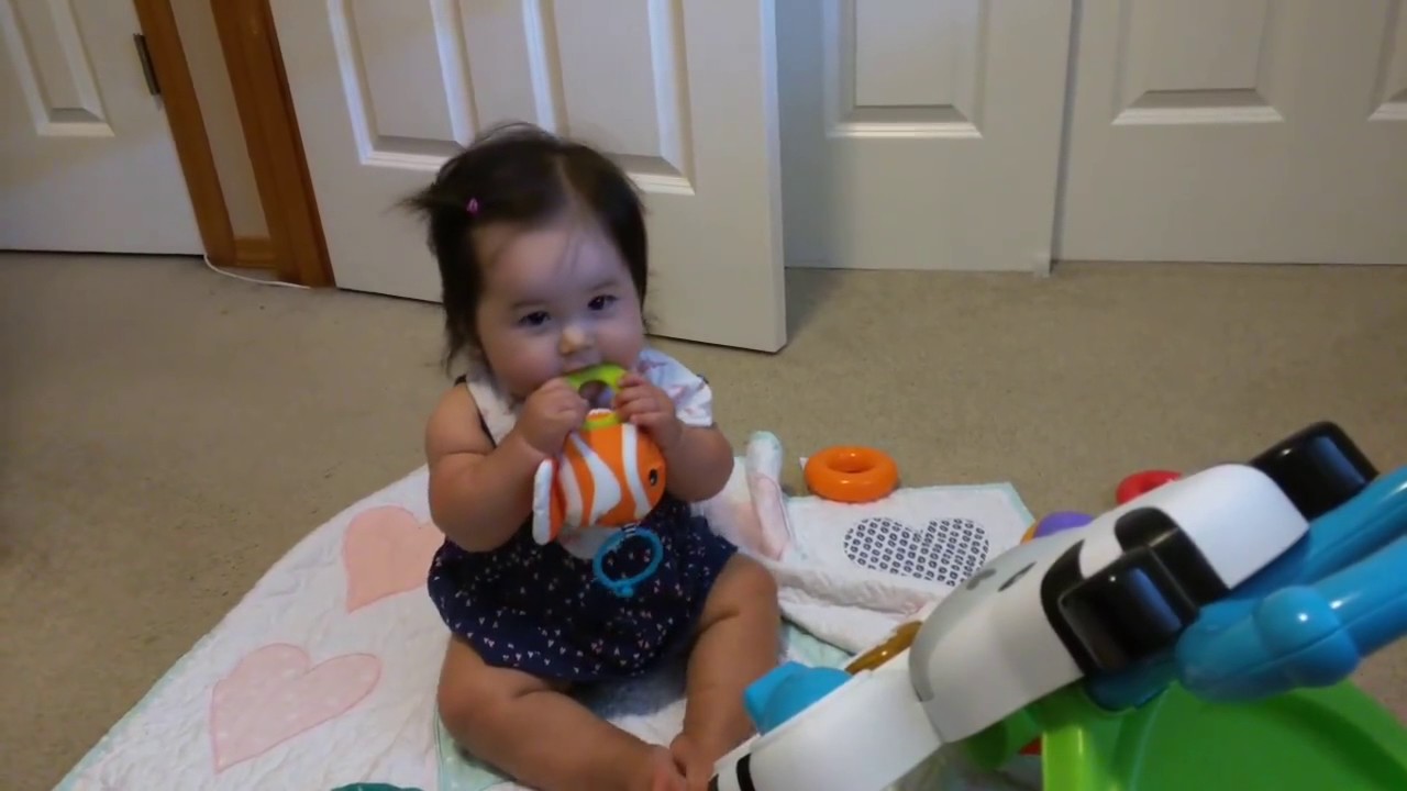 Baby clapping and squealing - YouTube