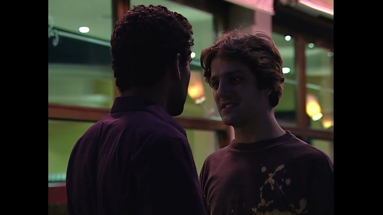 Ricardo Le Dice A El Pollo "Chúpame Un Huevo" - OKUPAS (2000) - YouTube