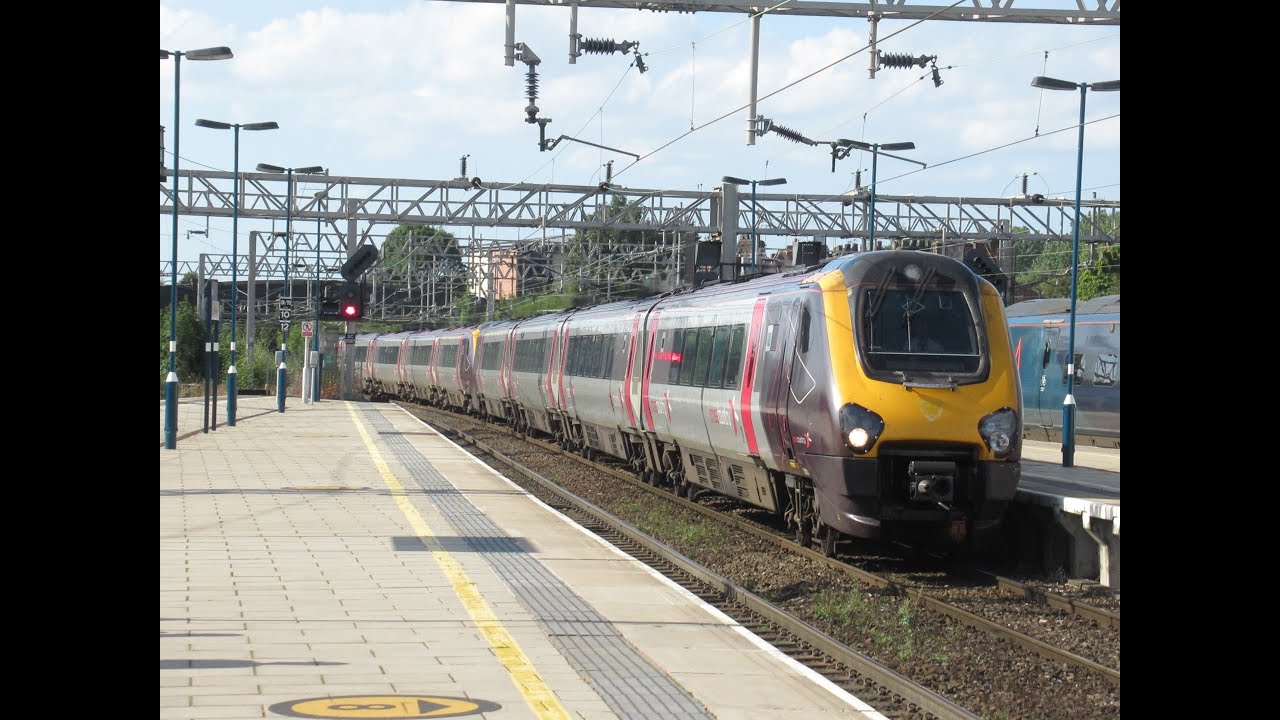Class 220. 220031 is seen working it’s way towards Plymouth, as it ...