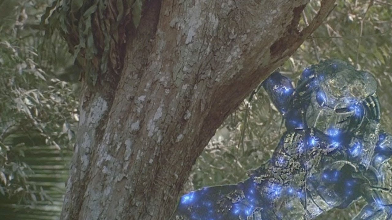 Strange Cloaked Alien shape in Norway (CGI) - YouTube