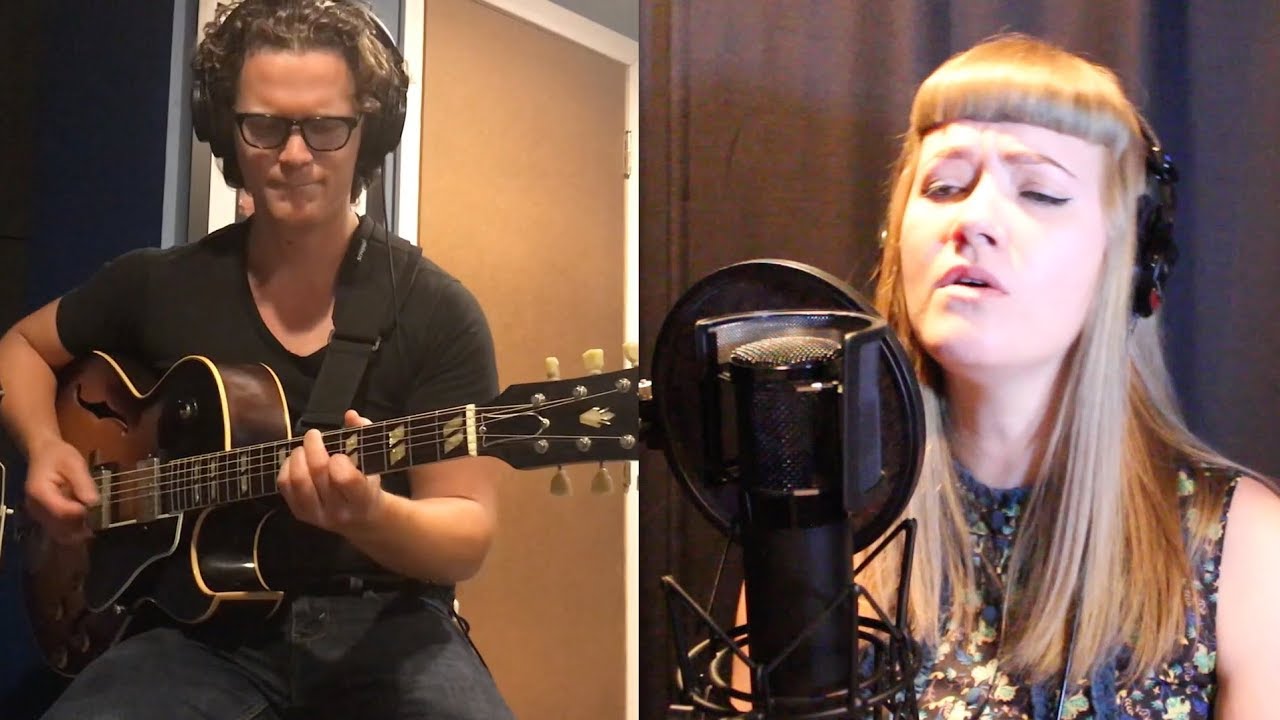 Lia Booth & Will Brahm - Besame Mucho - YouTube