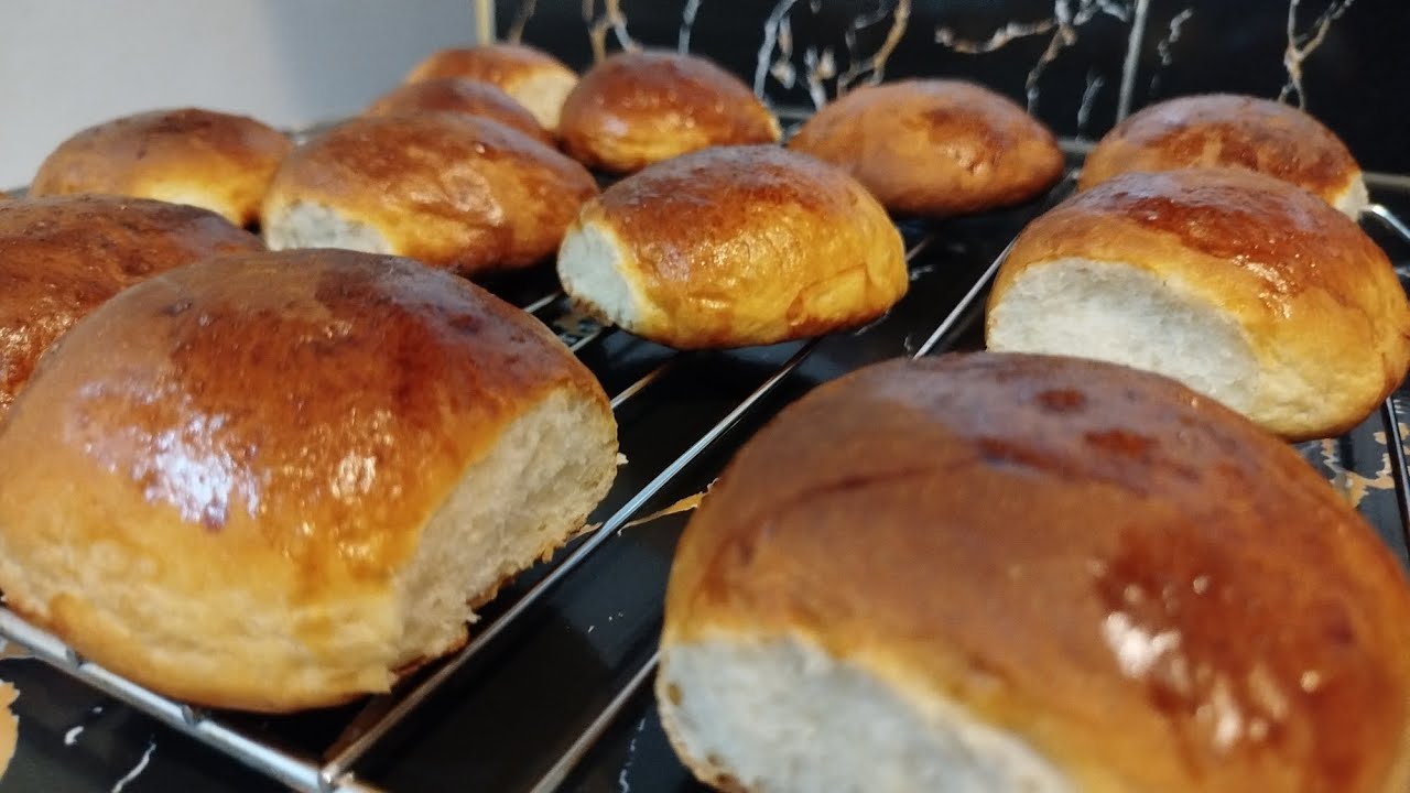 How to make super SOFT and FLUFFY bugger buns//No butter//The most ...