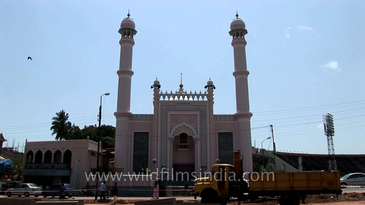 Masjid-i- Jahan-Numa : The principal mosque of Trivandrum - YouTube