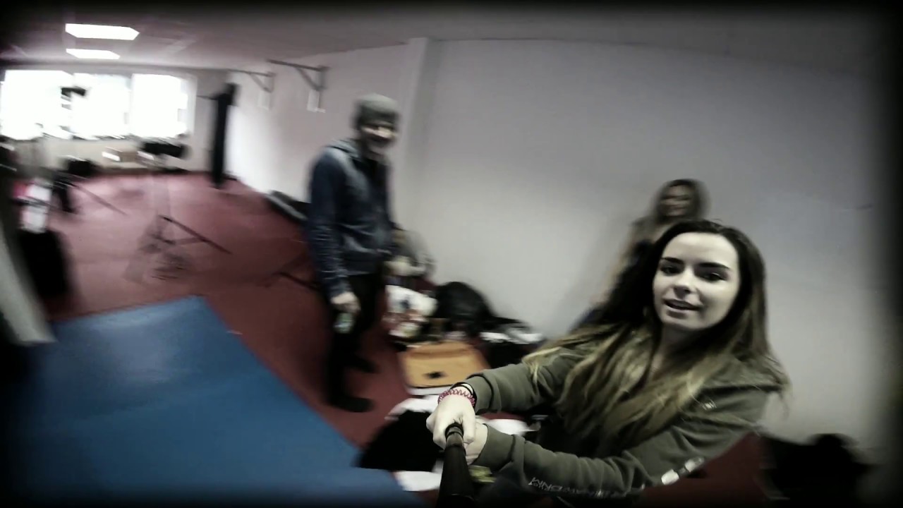 Vlog 6: Eliska Pelechova, MMA - YouTube