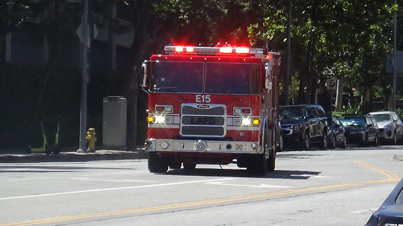 LAFD Engine 15 Responding - YouTube