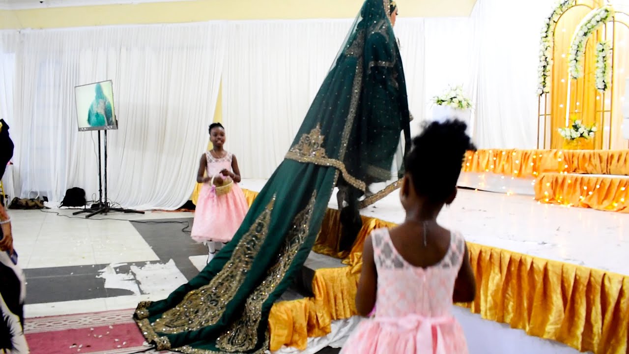 UKHTY SHARA AMUINGIZA HOLINI BIBI HARUSI KWA NYIMBO PAMBE - YouTube