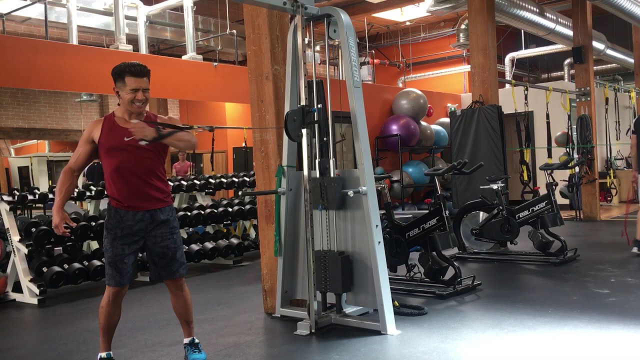 Cross body fly - YouTube