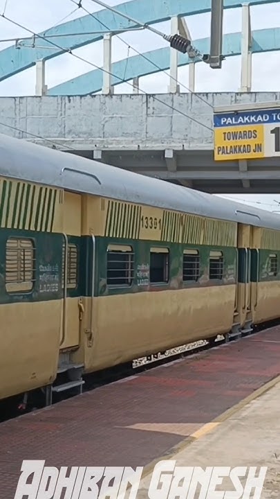 ERODE MEMU UNRESERVED Train 🚂 Travel Vlog | 💥 KERALA BORDER Scenic WALAYAR GHATS | Adhiban ...