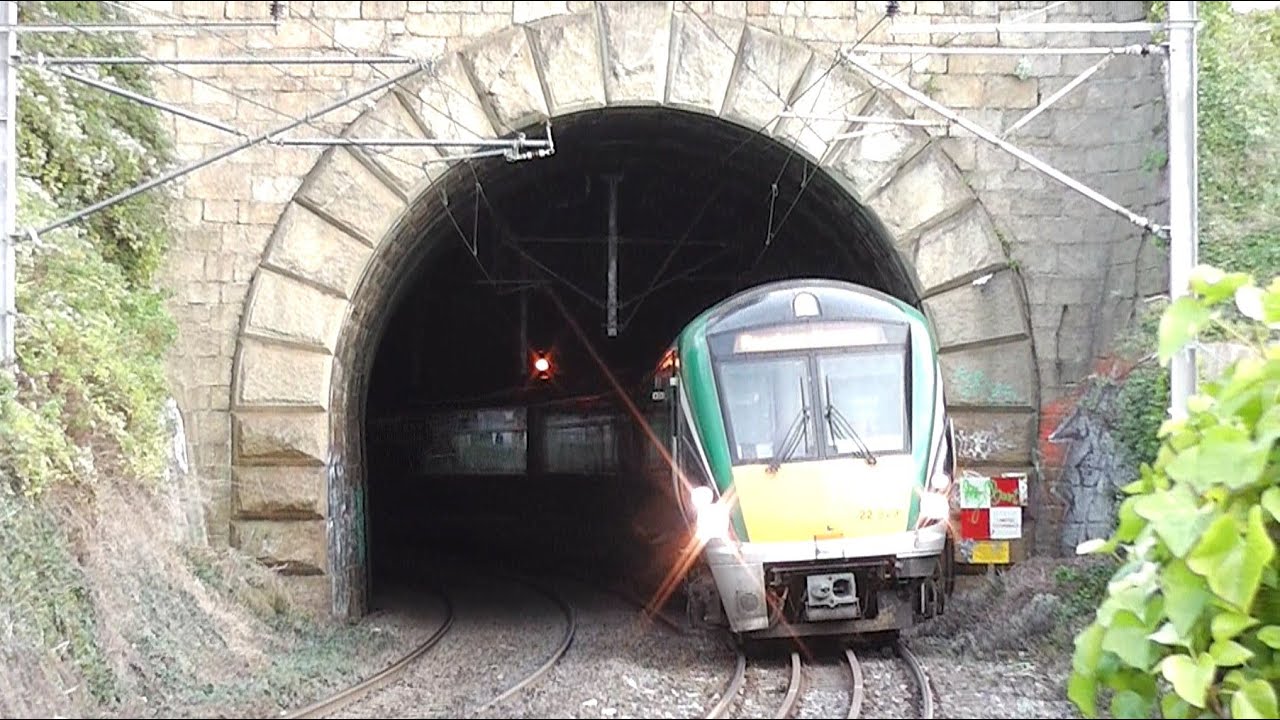 IE 22000 Class Intercity Train number 22329 - Vico Road, Dublin - YouTube