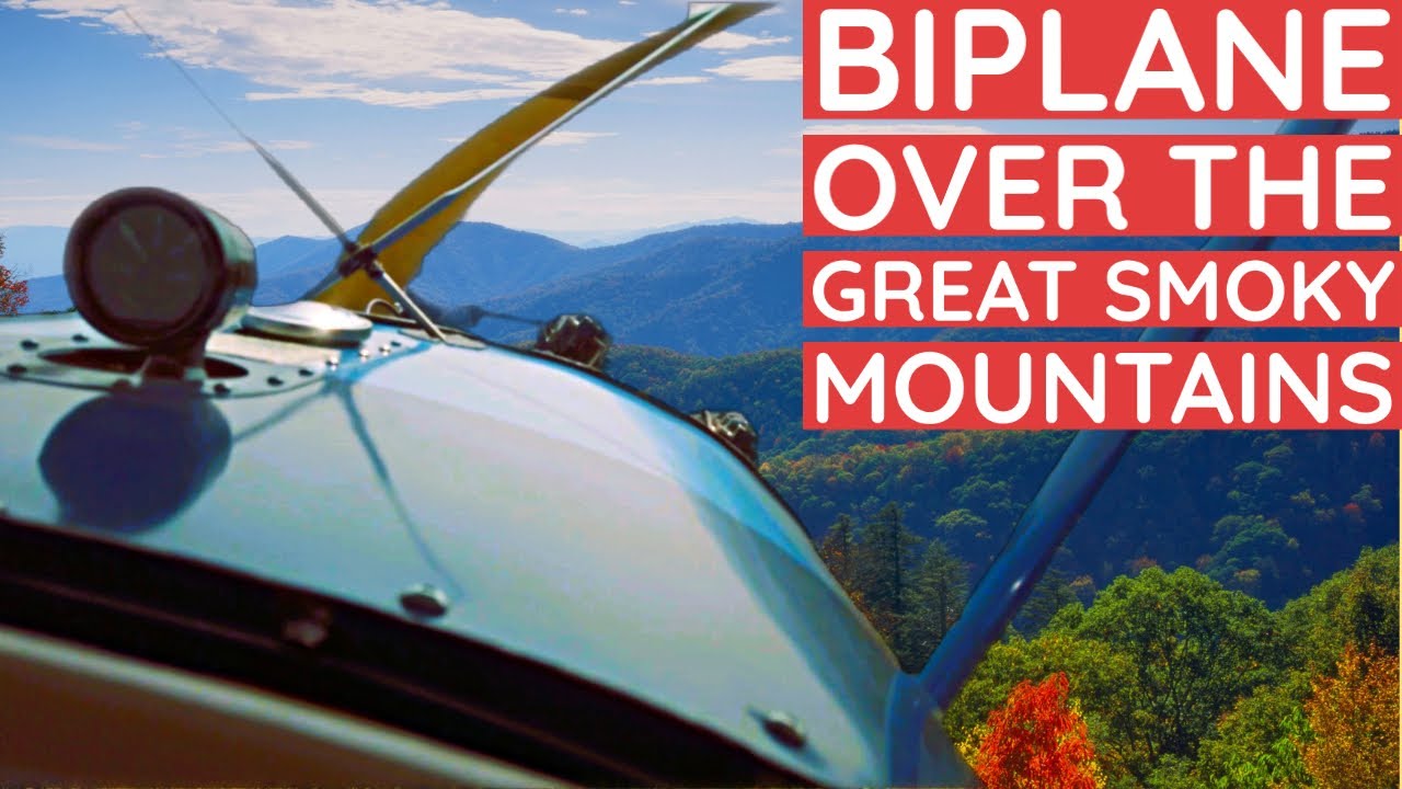 Waco Model 10 Biplane over Pigeon Forge (GKT) - YouTube