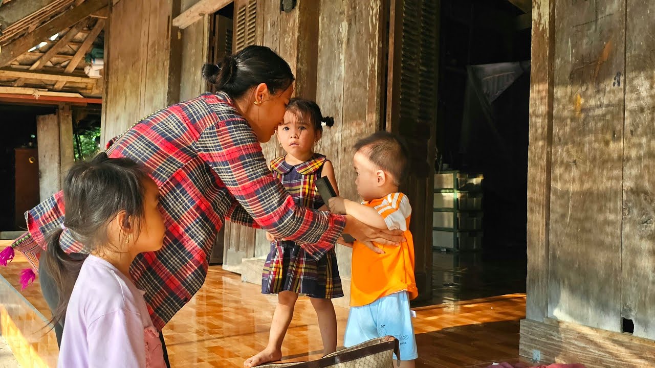 Joy Returns When Mother and Son Visit Baby Tra and Khoa/ Daily Life/ Le ...