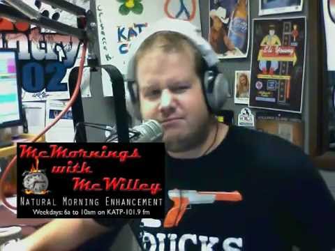 The McDaily: Brantley Gilbert Rescues A Dog - YouTube