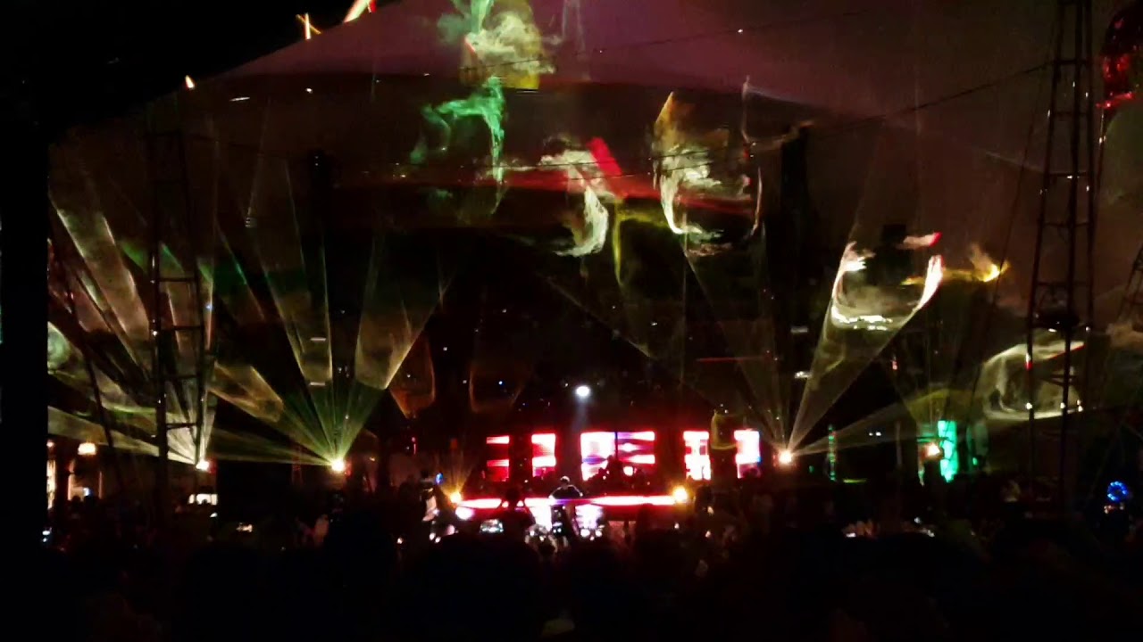 MARTIN GARRIX - GREEN VALLEY - LASER 3D SHOW PARTE 2 - YouTube
