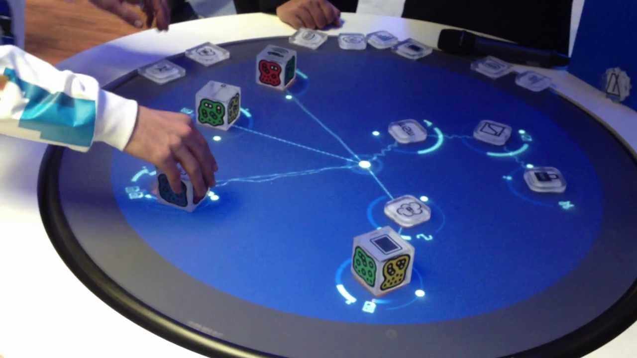 MWC 2012 : Intel DJ Mix multitouch table - YouTube