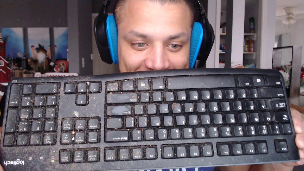 tyler1 shows his keyboard - YouTube