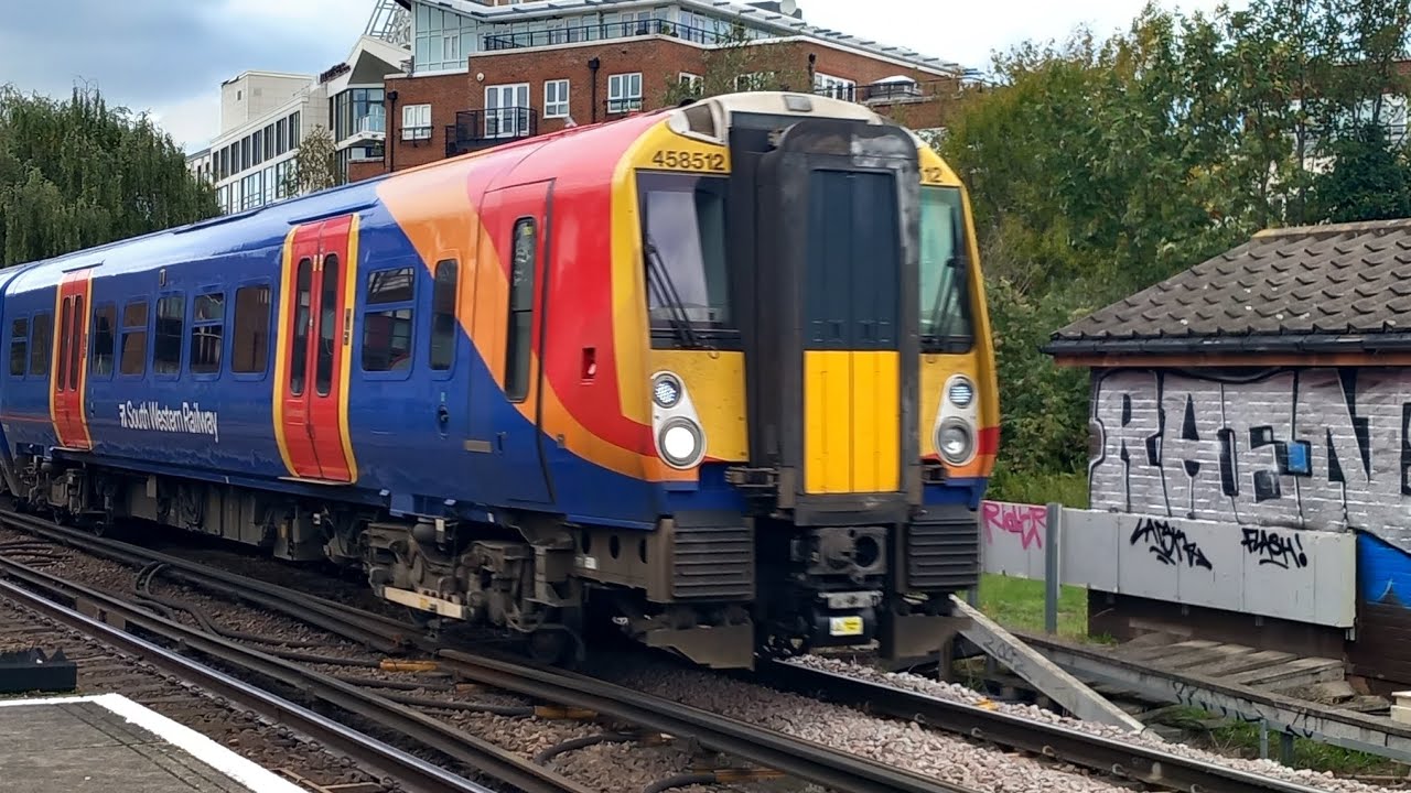 SWR Class 458 departing Fulwell | 13/10/2023 - YouTube