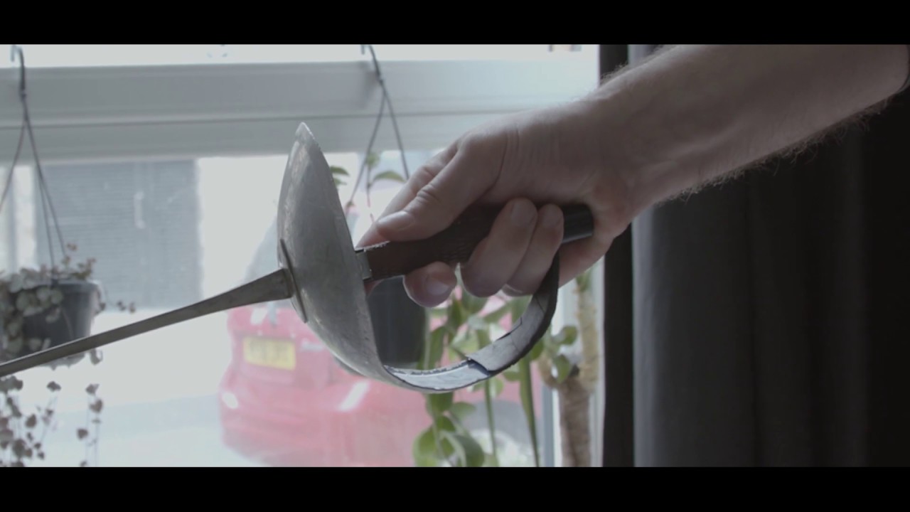 Marco fencing example Sabre disguised grip change for extra reach - YouTube