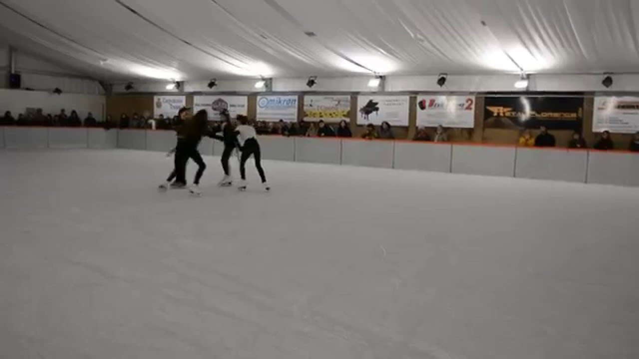 Cats on ice 3 - YouTube