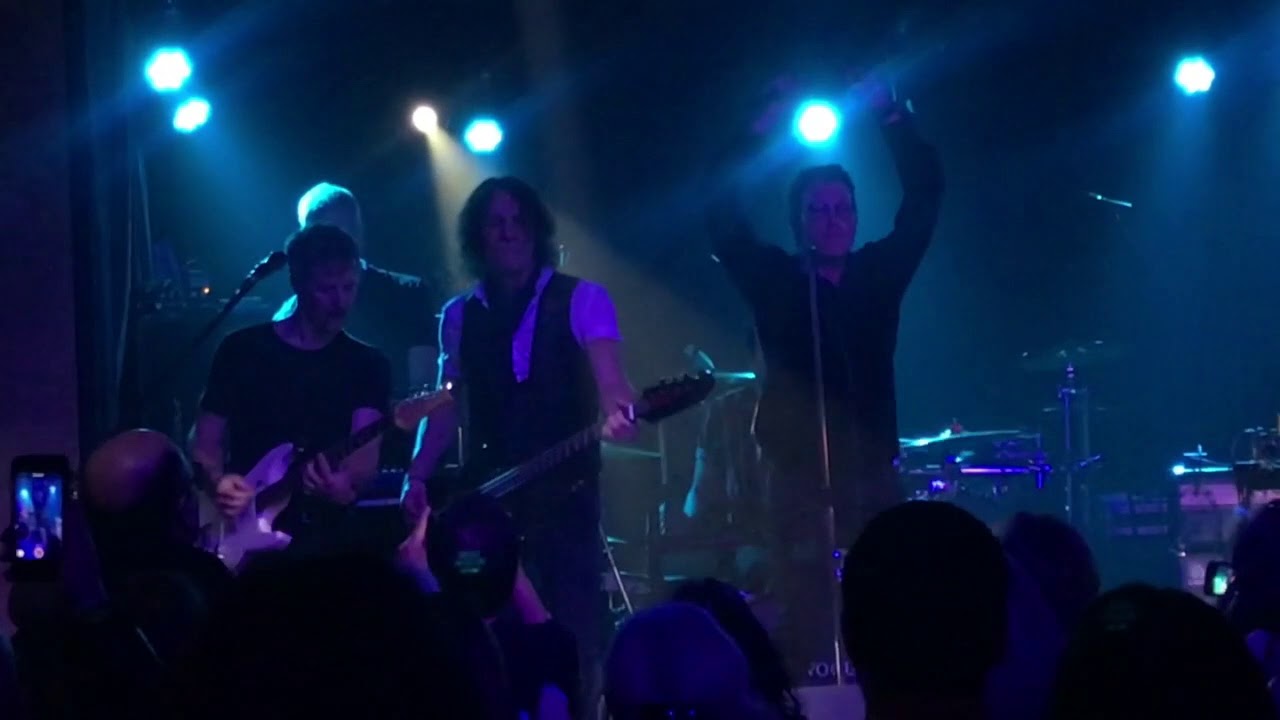 Images In Vogue..live at the Revival Toronto 2019."Call it love" - YouTube