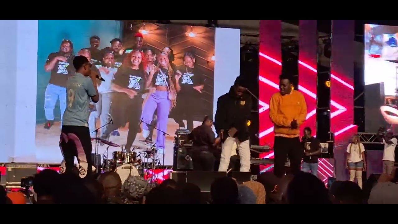 SEANMMG-DANCE YA KUDONJO feat.YBWSmith Live Performance At the BOOMFEST ...