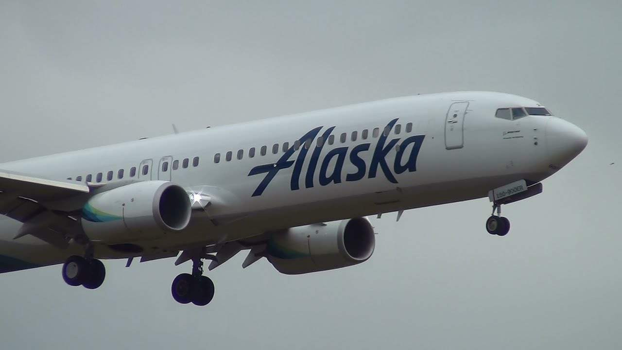 Alaska Airlines 737-900ER [N280AK] Landing Portland airport (PDX) - YouTube