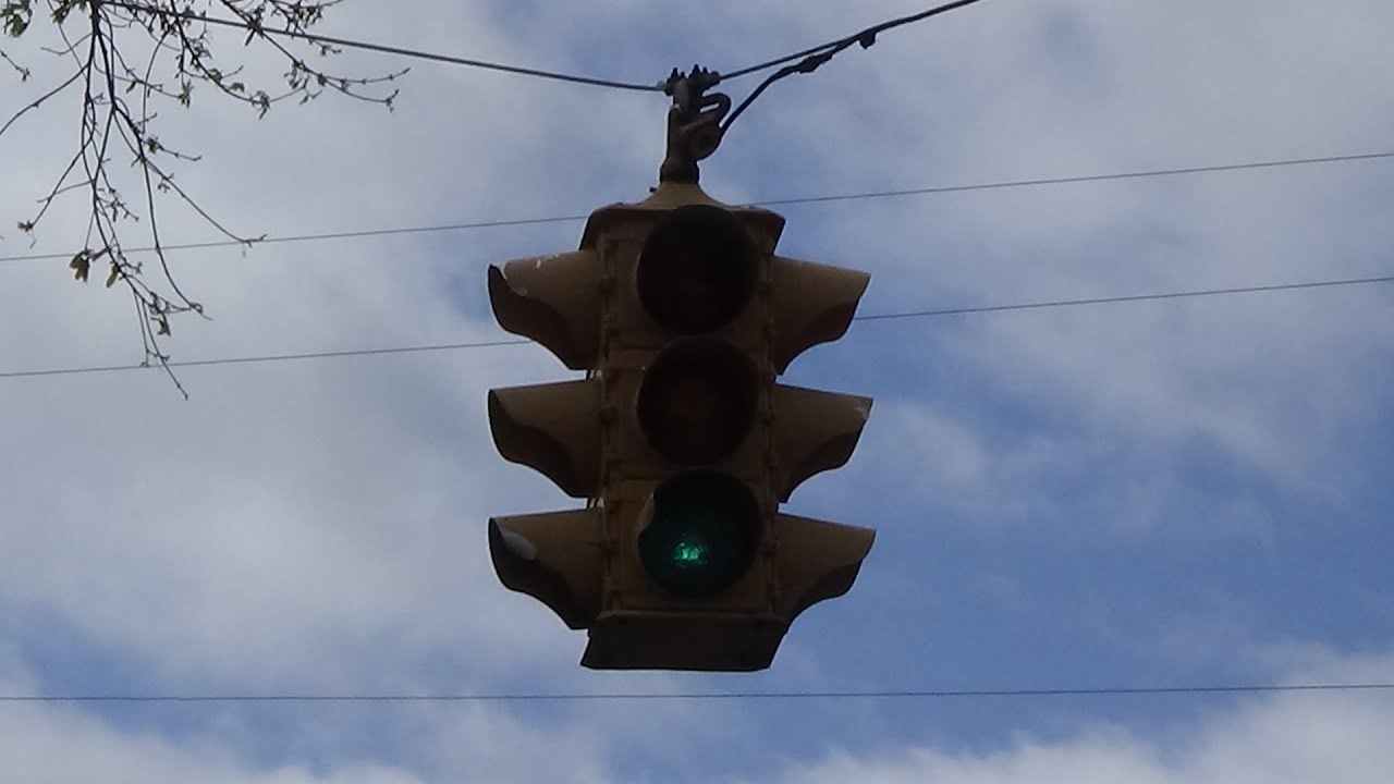 Eagle 4-way Traffic Light with a Command Lens! - YouTube