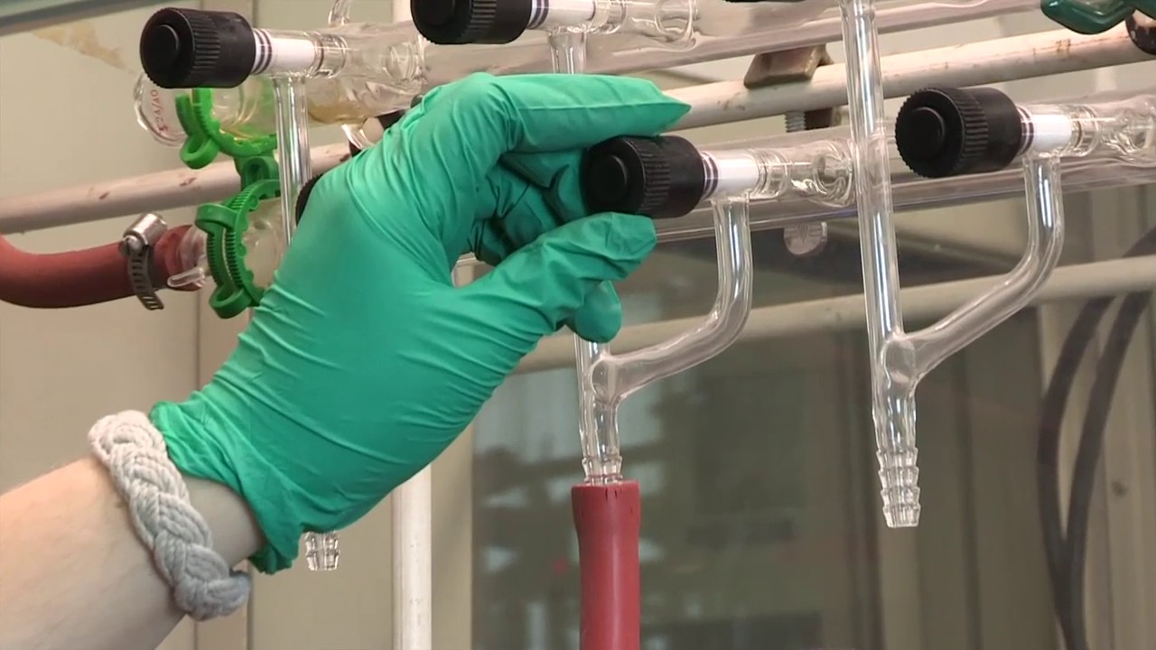 CHEM 437 UIUC Schlenk Technique - YouTube