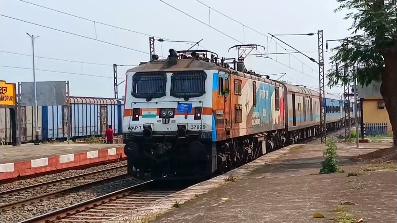 🔥Back To Back Dangerous WAP7 Trains Blasting Over South Eastern Railway At 130kmph | WAP7 Action ...