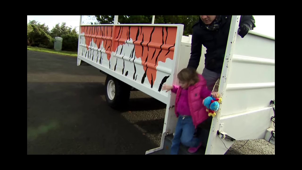 Woolly and Tig Bus Scene - YouTube