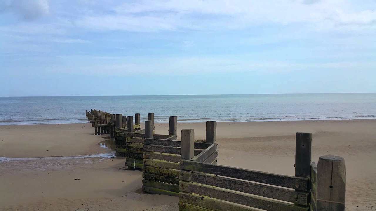 Walcott beach, Norfolk, 9.30am. HD. - YouTube