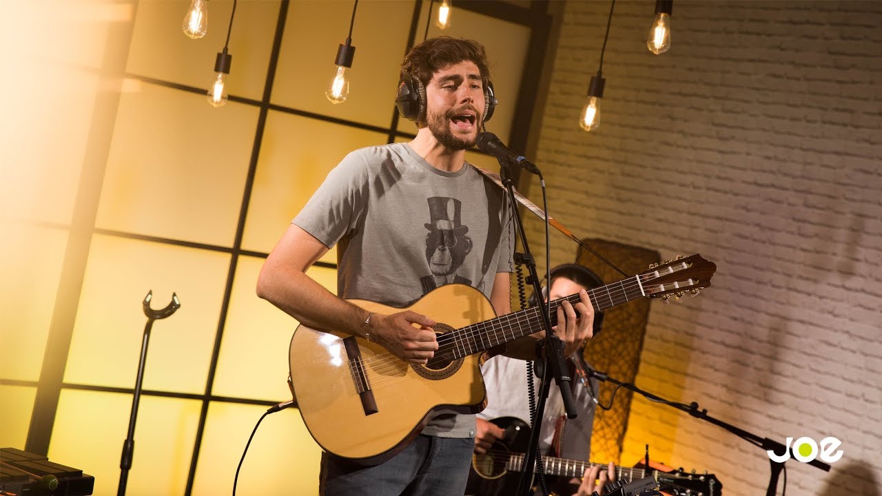 Alvaro Soler - La Cintura (live bij Joe) - YouTube