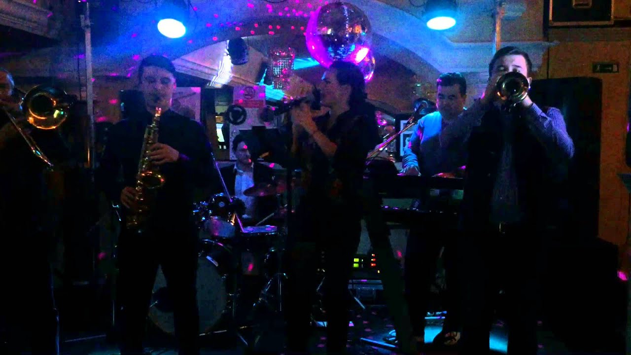 Trupa The Brothers Live - YouTube